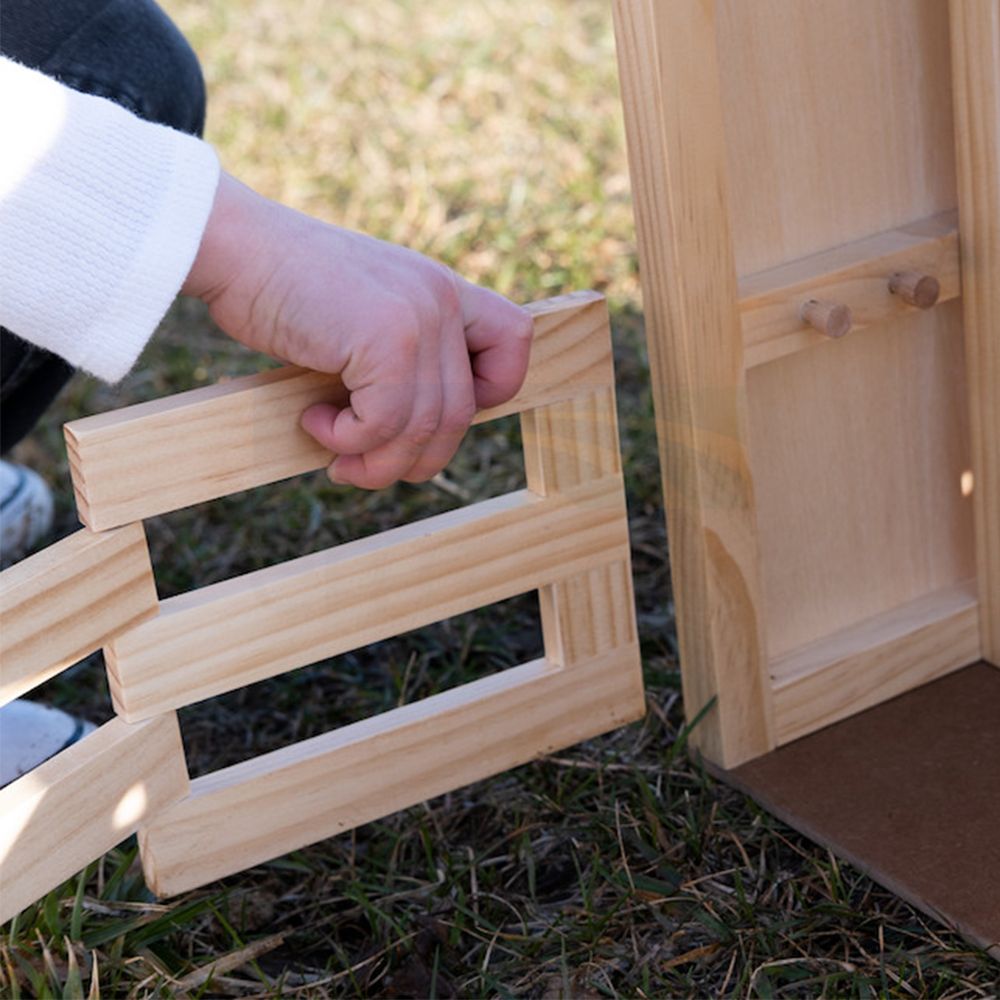 Countryside Wooden Stable & Corral Set FB508-1 - Emmetts Shop